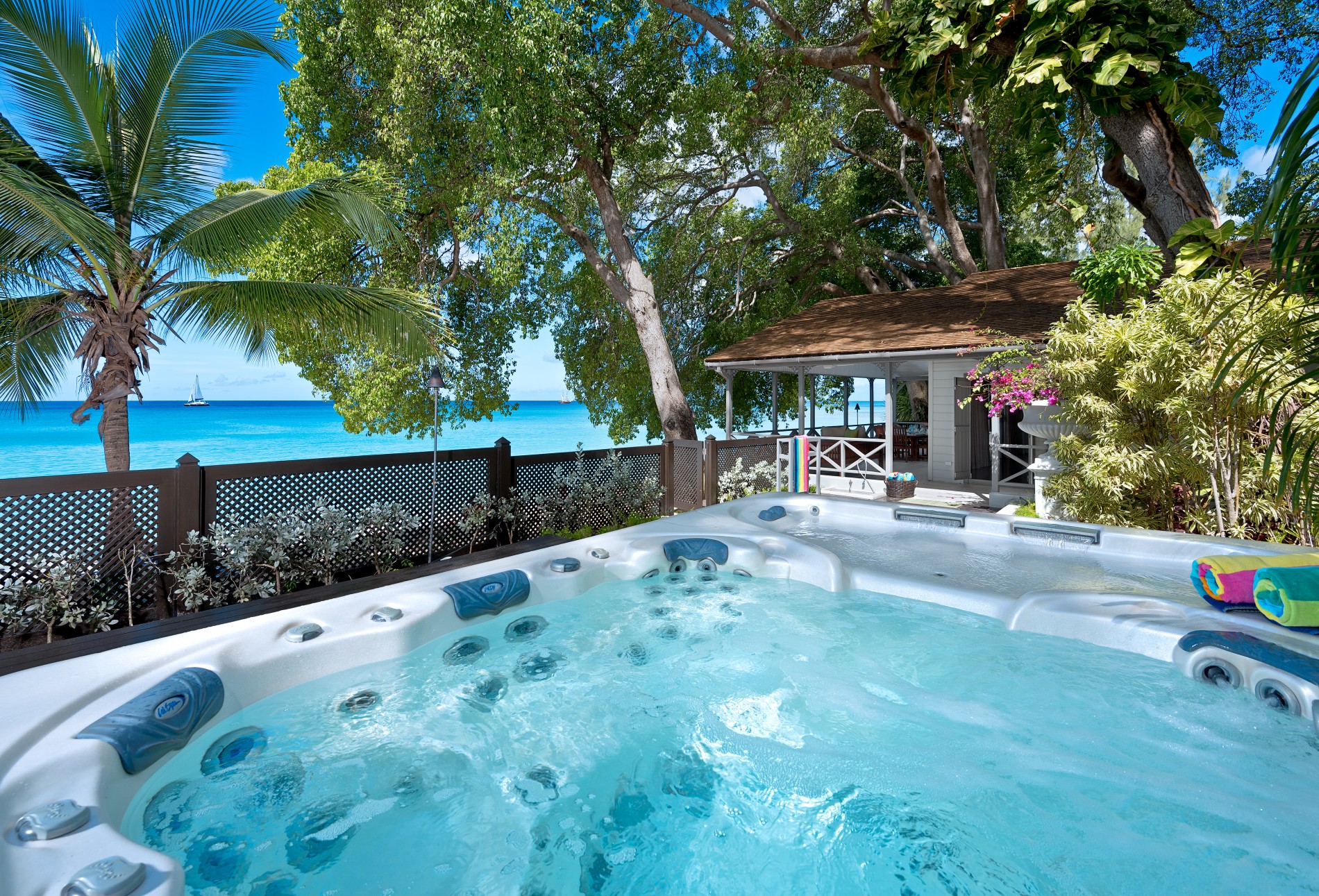 newly renovated two bedroom beachfront villa With Jacuzzi